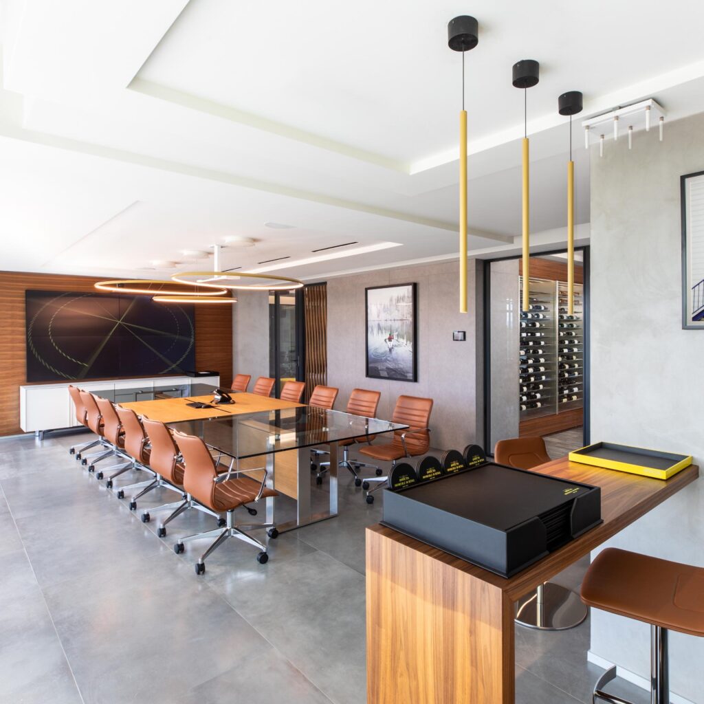 Archimede spa - Espositori in Plexiglass e Soluzioni espositive per il retail